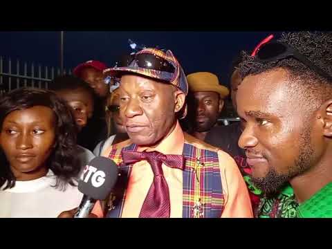 Le Roi de la sape Djo Balard en Guinée: Inspirez-vous de son incroyable ...