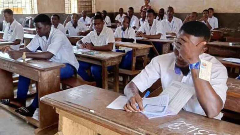 Guinée : taux de réussite au Bac 2025 en hausse à 32,34 % - TopAfrica